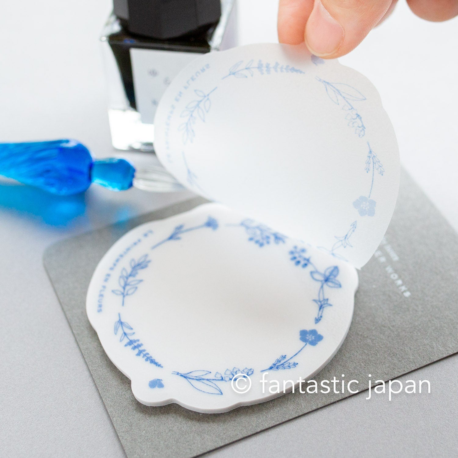 Hütte paper works / Tracing paper die-cut sticky notes -blue wreath ...