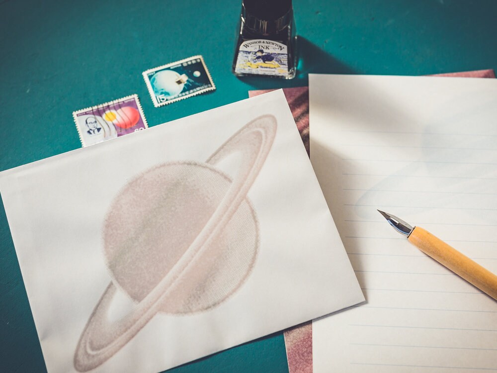 Letter paper, watermarked envelopes -Saturn- – Fantastic Japan