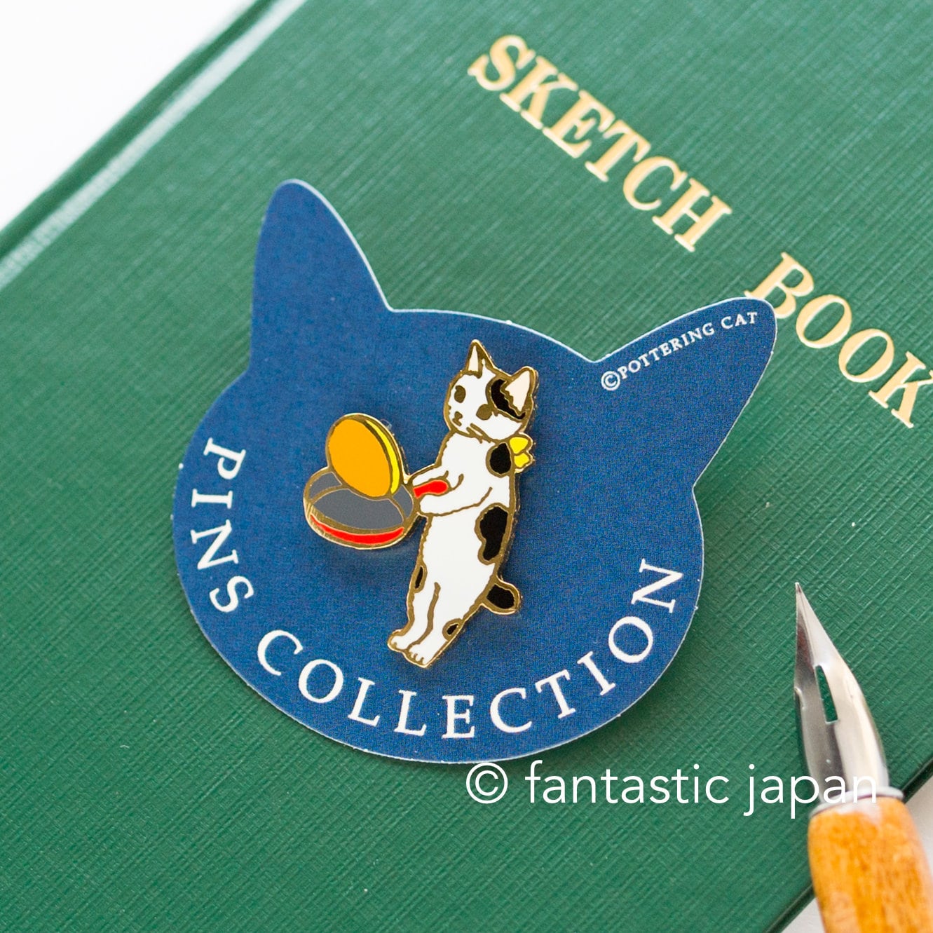 Pottering Cat hard enamel pin -pancake- – Fantastic Japan